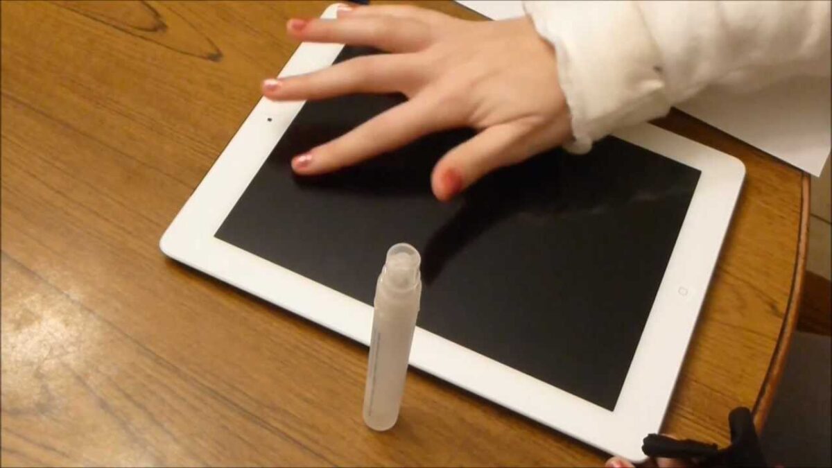 Things to Remember Before Repairing a Cracked iPad Screen - Reorion Planet